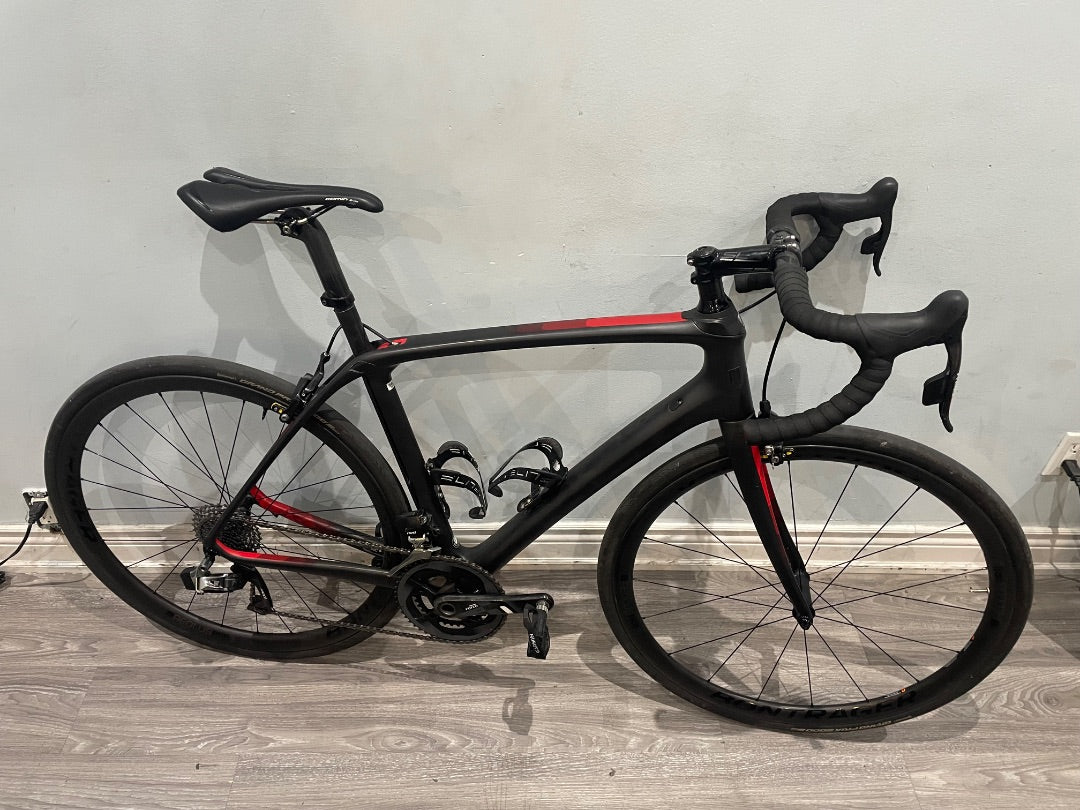 *Trek Domane SLR Red eTap 11sp Rim Brake Road Bike Blk/Red 56cm